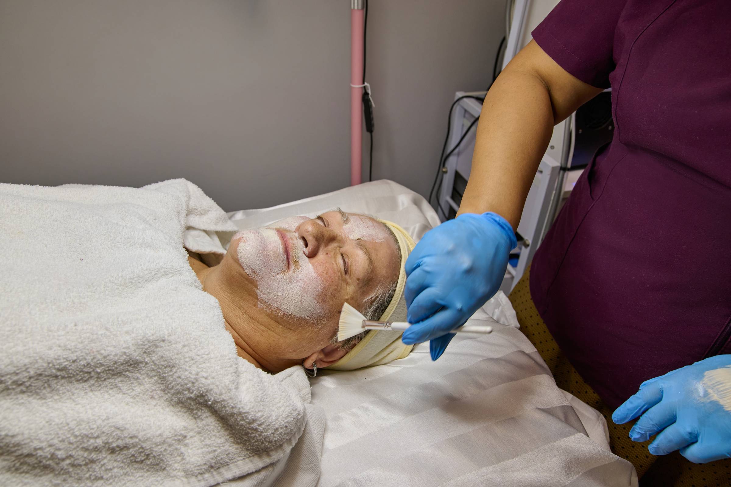 Facial Treatments - Lavish Spa 387
